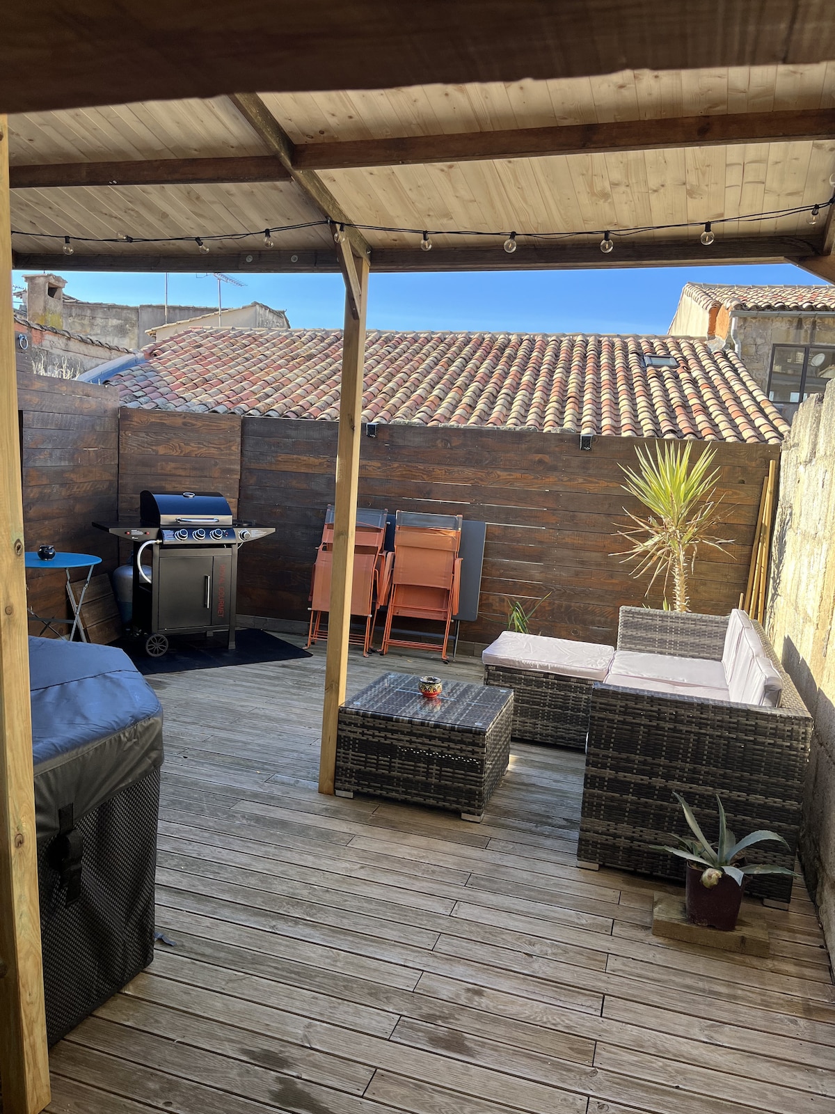 Apartment with terrace, jacuzzi and castle view - Flats for Rent in ...