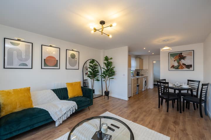 Luton Premier Stay|6mins Airport | Free Parking - Luton