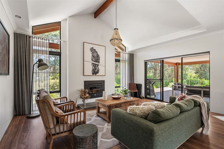 Wattle Place | Bush Retreat Near Town & Coast - Margaret River