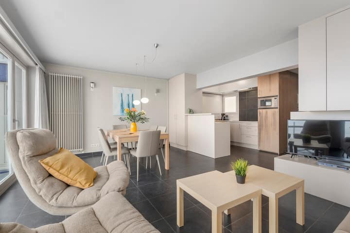 Stijlvol Appartement Met Spectaculair Zeezicht- 6p - Nieuport