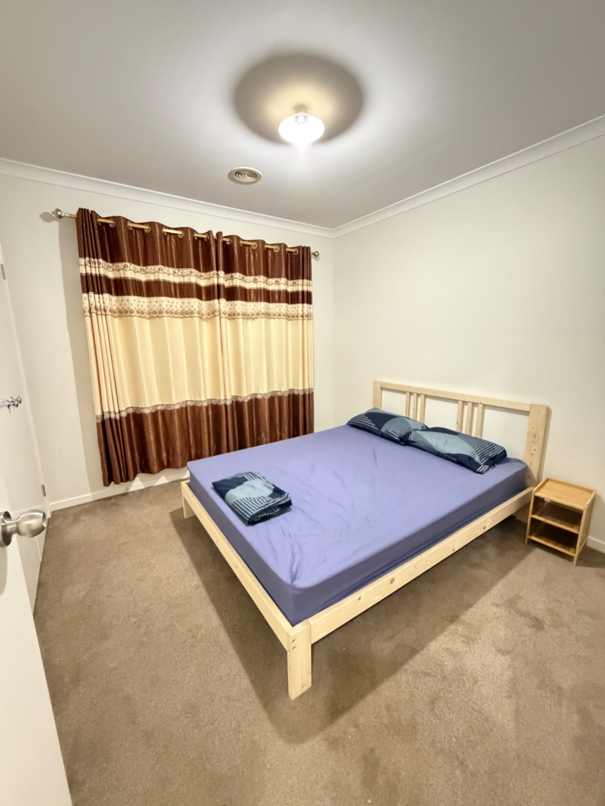 Maison familiale spacieuse - Maisons à louer à Aintree, Victoria ...