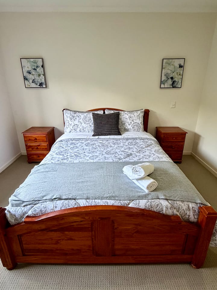 "Ella Stay" - Private Room With Ensuite - Kingswood