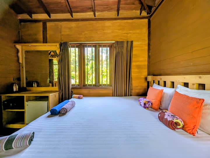 Treehouse Escape Mirissa Beach Pool & Spa - Mirissa