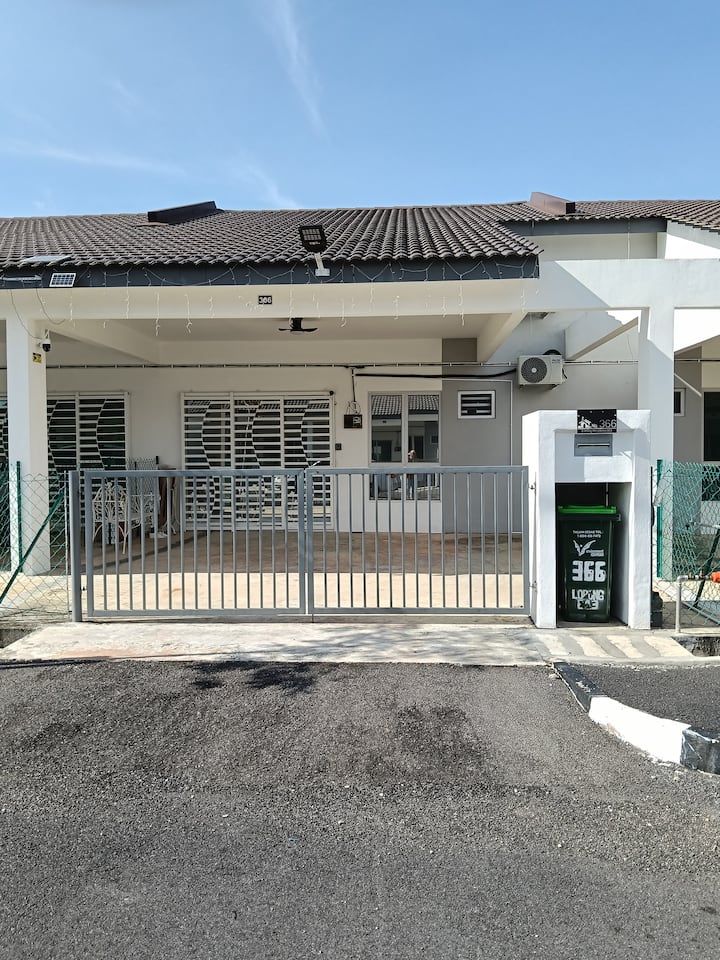 Homestay Hawadam Gurun
Teres Setingkat
3r2b - Gurun