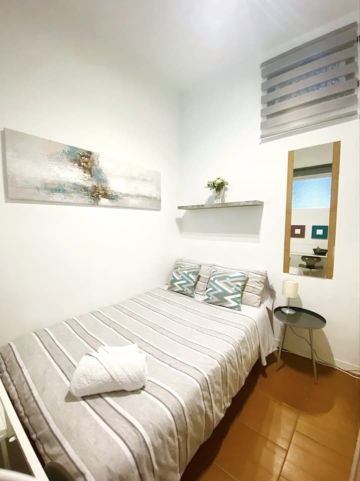 Acogedora Habitación Interior - Madrid