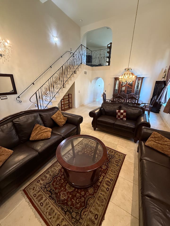 Mediterranean Villa ~ Stunning Mountain Views - Corona