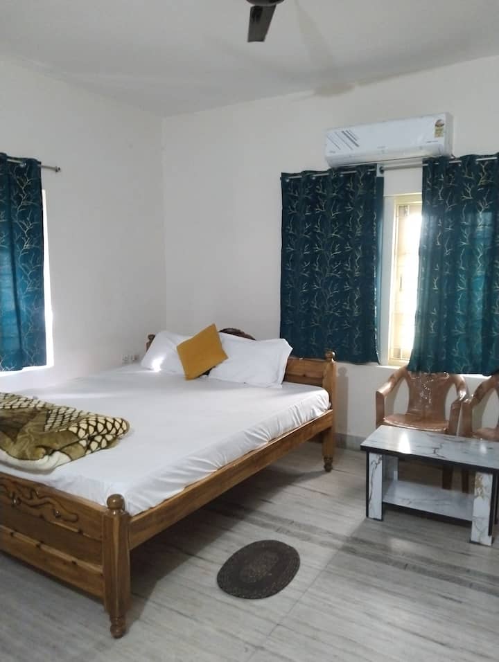 The Classic Crown Homestay - Bhubaneswar