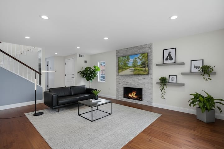 *New* Coastal Luxe Retreat | Walk To Beach | Hb - Huntington Beach, CA