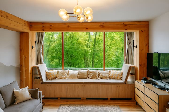 Hublou - Panoramic Glass Wall - Whole Floor Gem - Sinaia