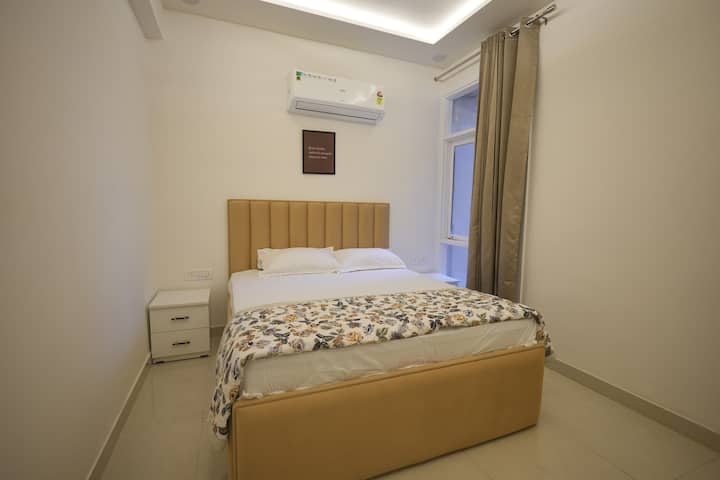 White House - 3BR | Near Taj Mahal by Homeyhuts - Apartments for Rent ...