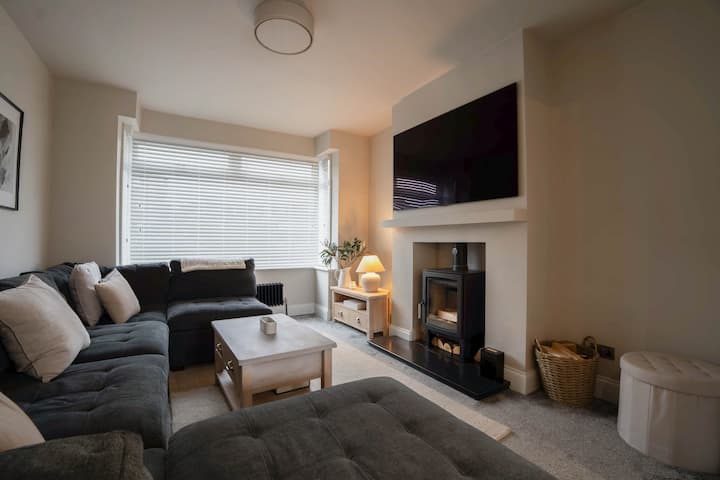 3 Bedroom ‘Home Away From Home’ On The Wirral - Wirral