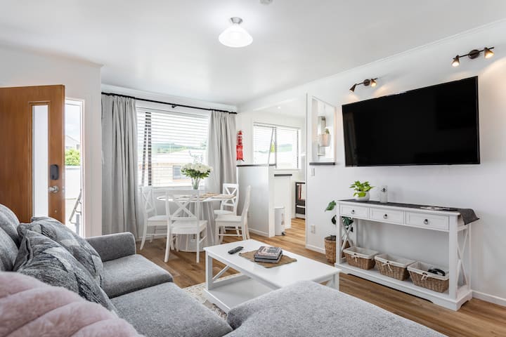 Executive Two-bedroom Family Apartment - Upper Hutt