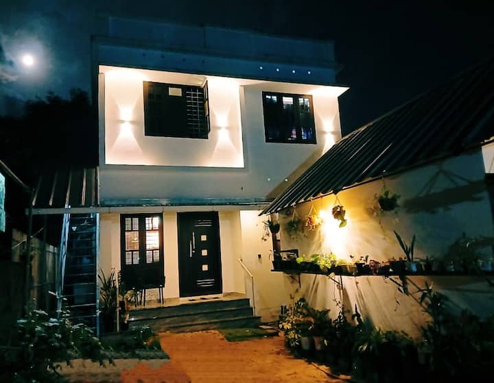 Lishoy's Haven Budget Stay Near Beach+breakfast R1 - Aleppey