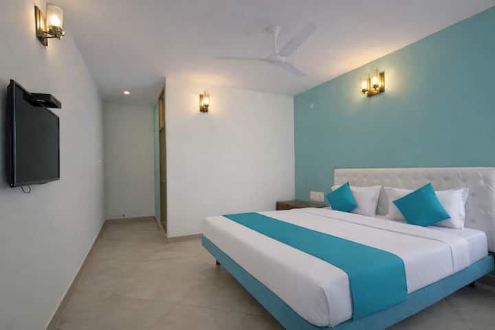 Standard Double Bed Room At Rooms By Deverveil - Mysuru