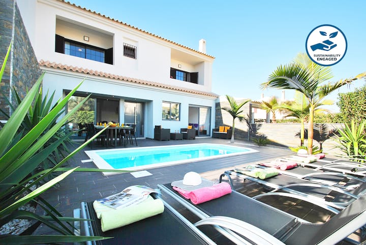 Family Villa With Bbq And Heatable Pool - Albufeira