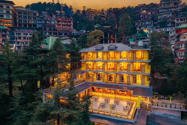 Dhauladhar View Deluxe: Private Balcony Room - 다람살라