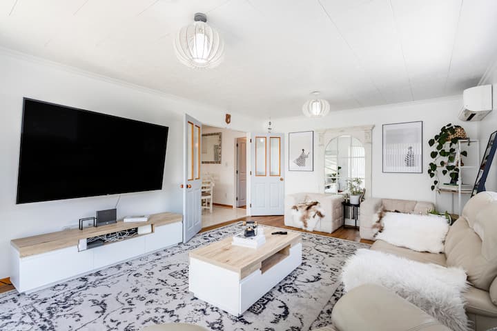 Executive Three Bedroom Villa - Upper Hutt