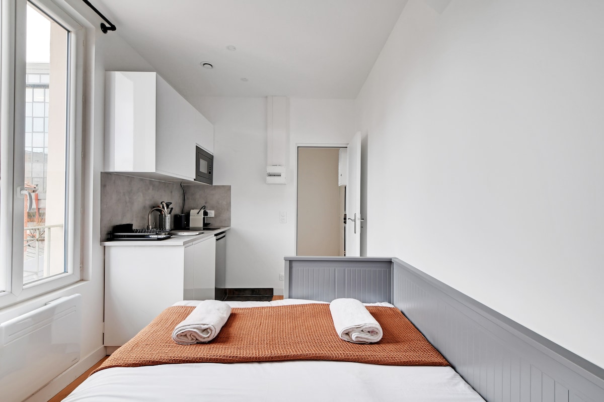 Studio Cosy à Deux pas de Paris - Métro 14 - Appartements à louer à ...
