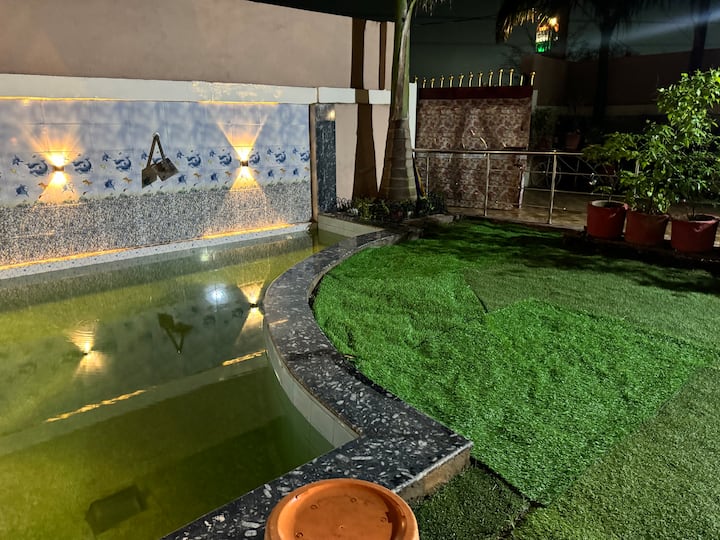 Cozy 1bhk Farmhouse, Endless Good Vibes With Pool - Bhilai