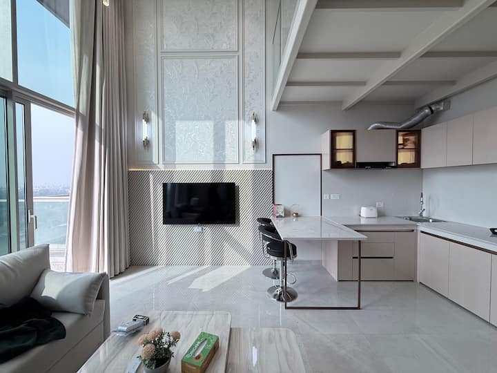 Ozira Sutherland - Luxury Duplex With Balcony - Manesar