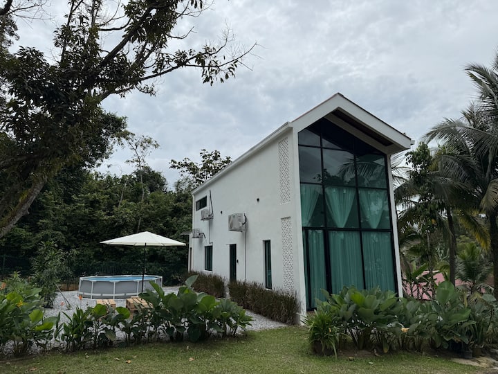 Bali-style Private Pool Villa | Bathtub | Seremban - Seremban