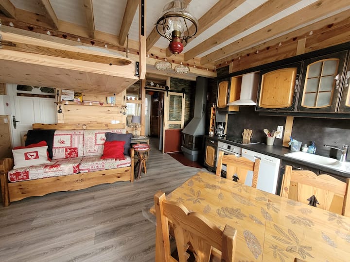 Gîte Le Tempo Des Oiseaux, Face Montagne - Picherande