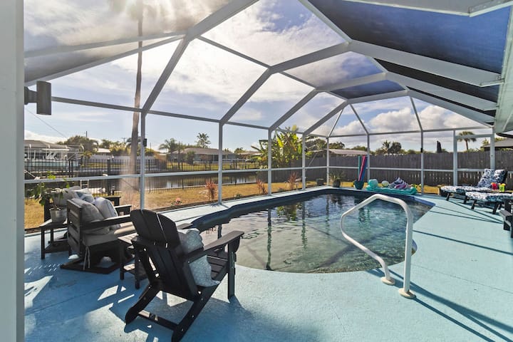Peaceful Canal-front Retreat Pool, Kayaks - Port Charlotte
