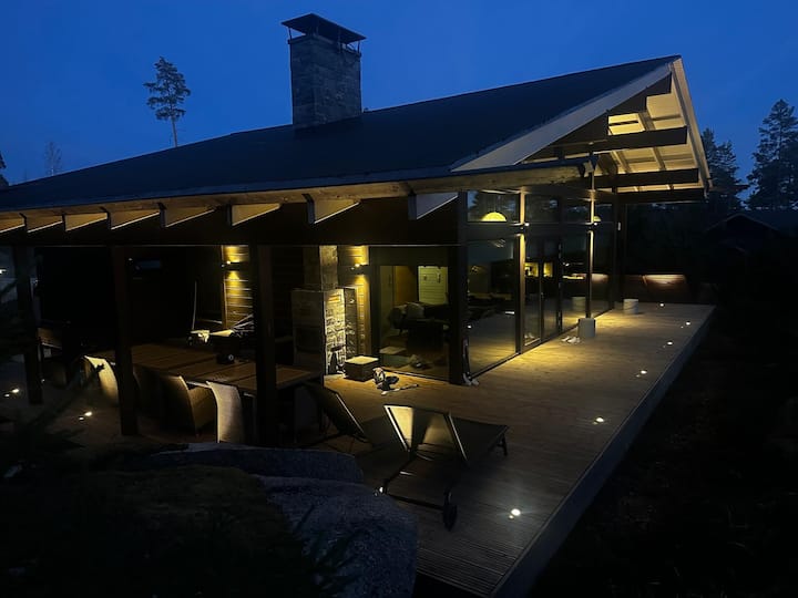 Villa Naava Laikka -Luksus Huvila Ulkoporealtaalla - Pirkanmaa