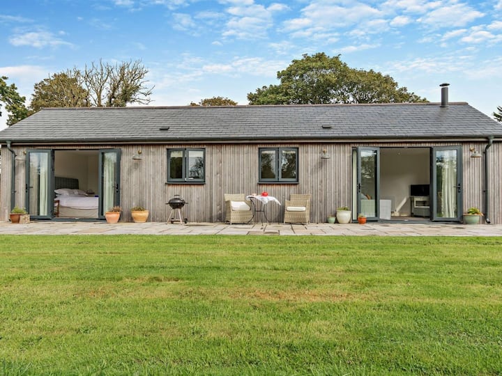 1 Bed In Haverfordwest (Oc-92672) - Solva