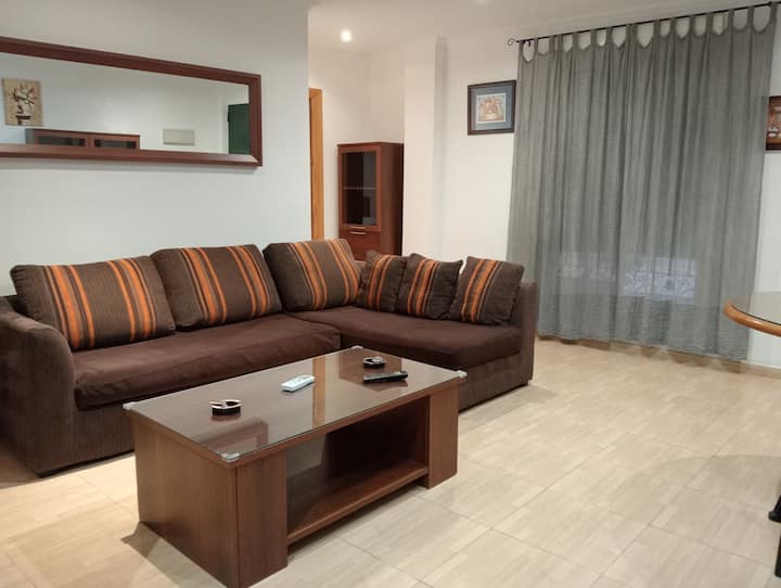 Apartamento Bajo Con Patio De 2 Habitaciones - Camas