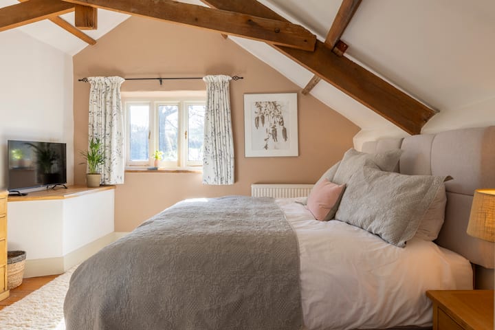 1 Bed Luxury | Pool | Breakfast | Lovely Views - Kingsbridge