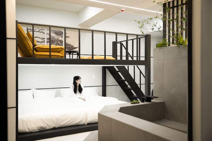 [오픈할인]부산역 도보 5분/최대 6인/료칸 자쿠지/공항픽업/지하철 도보 40초/짐보관 - Busan