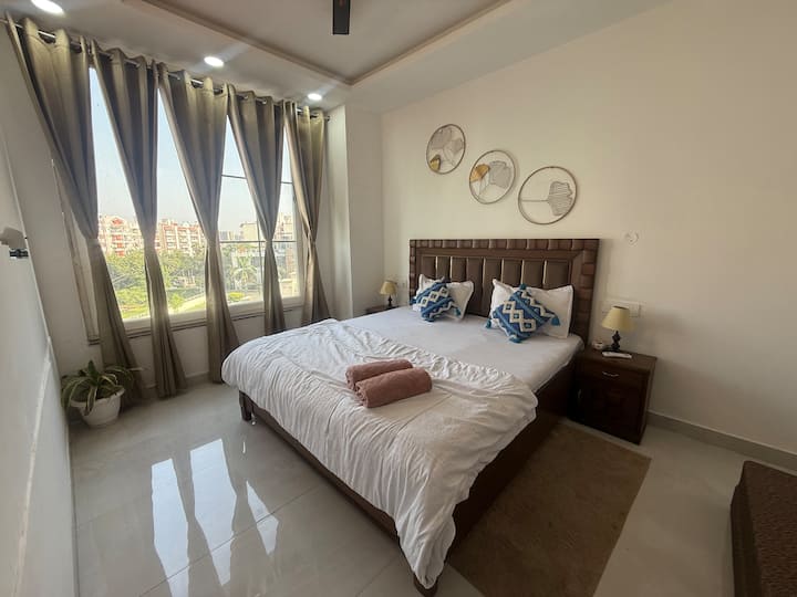Affordable 1bhk& Self Drive Car Available Zirakpr - Zirakpur