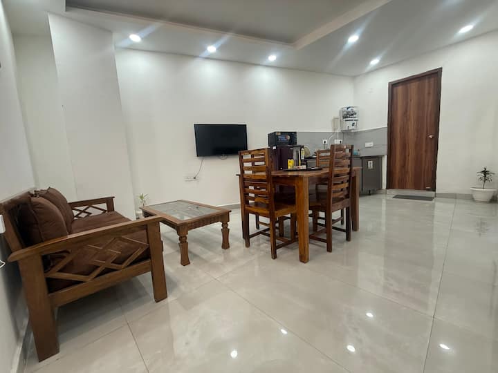 Affordable 1bhk& Self Drive Car Available Zirakpr - Zirakpur