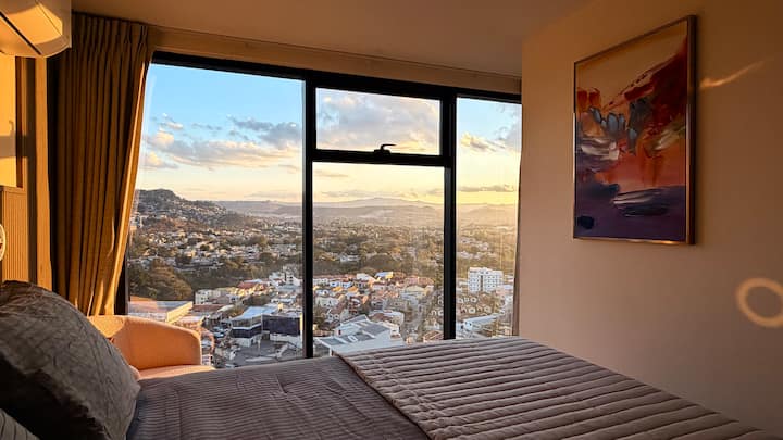 Sky-high Luxury Studio · Epic View +Free Parking - Tegucigalpa