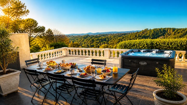 Belle Villa Serena / Vue Panoramique
  Jacuzzi - Saint-Laurent-du-Var