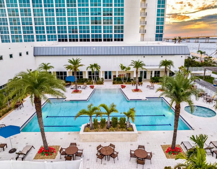 Cute Cozy Apartment 14th Floor Downtown - Fort Myers, FL