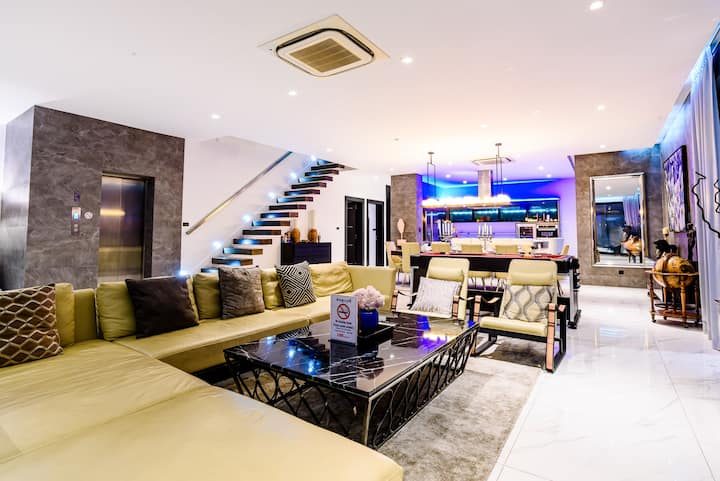 1.6-1.8 Km To Walkstreet 8 Brs Elevator Villa - Pattaya