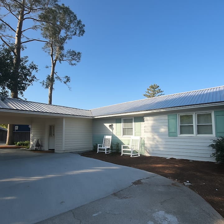 The Hidden Green On Par - Douglas, GA