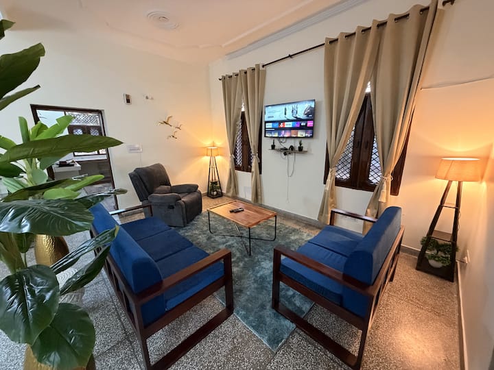 Nirohomes| Peaceful Urban Escape| Near Sukhna Lake - Chandigarh