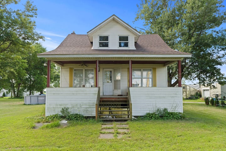 Farm House - Leamington
