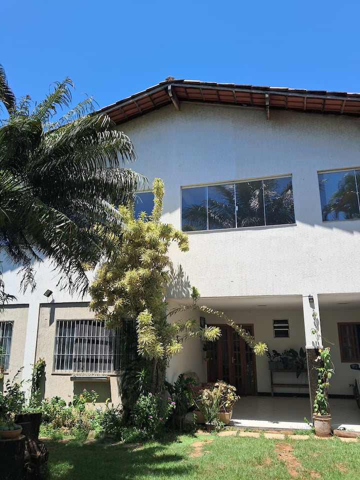 Casa, Segundo Piso, Com Varanda Ampla. - Guarapari