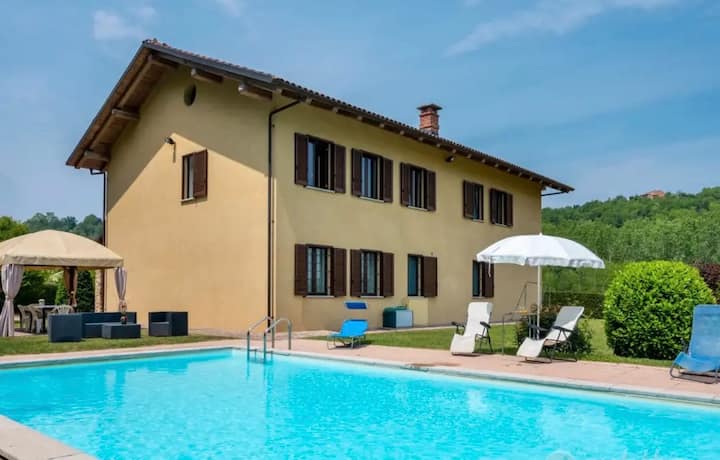 Villa Con Piscina Vicino Torino. - Piedmont