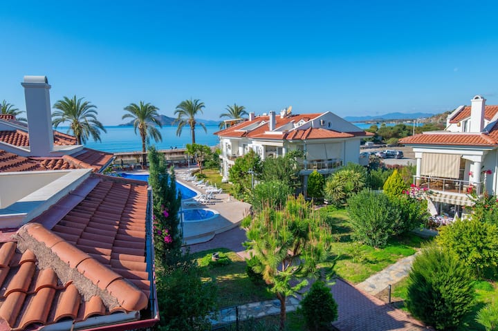 Denize Sıfır Site İçErisinde 3 Yatak Odalı Daire - Fethiye