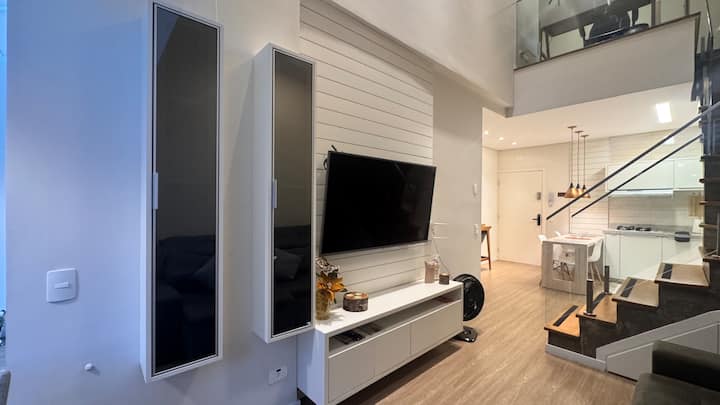 Loft Duplex Surreal (Até 8 Pessoas), 800m Capivari - Brasil