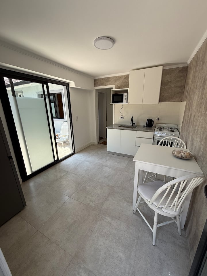 Departamento/ph Para Dos Personas En Zona Chauvin - Argentina