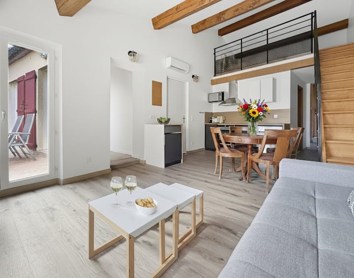 Loft Moderne Et Cosy Avec Terrasse, Centre Ville - Sainte-Marie-la-Mer