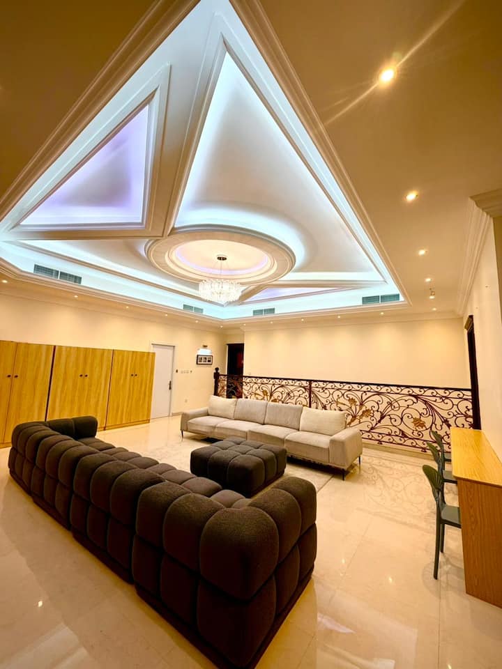 Lavish Hostel-villa With Japanese Luxury Capsule - Dubai