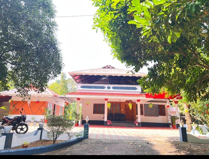 Eterna Homestayrackad, Private Room In Home Stay - Muvattupuzha