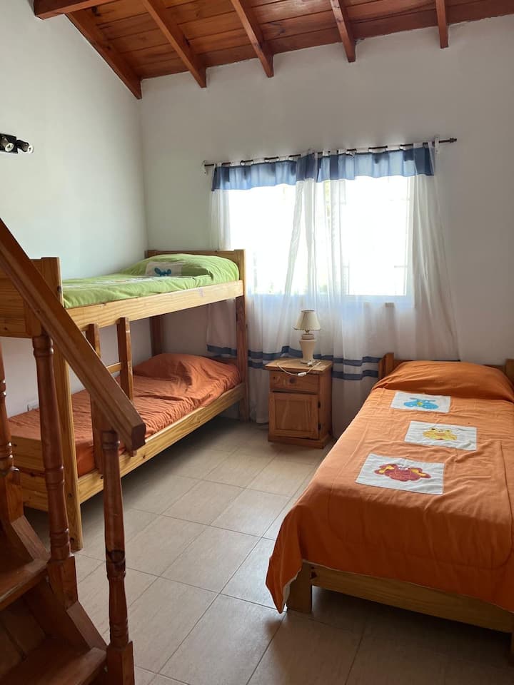 Triplex En Santa Teresita A 3 Cuadras Del Mar - Santa Teresita